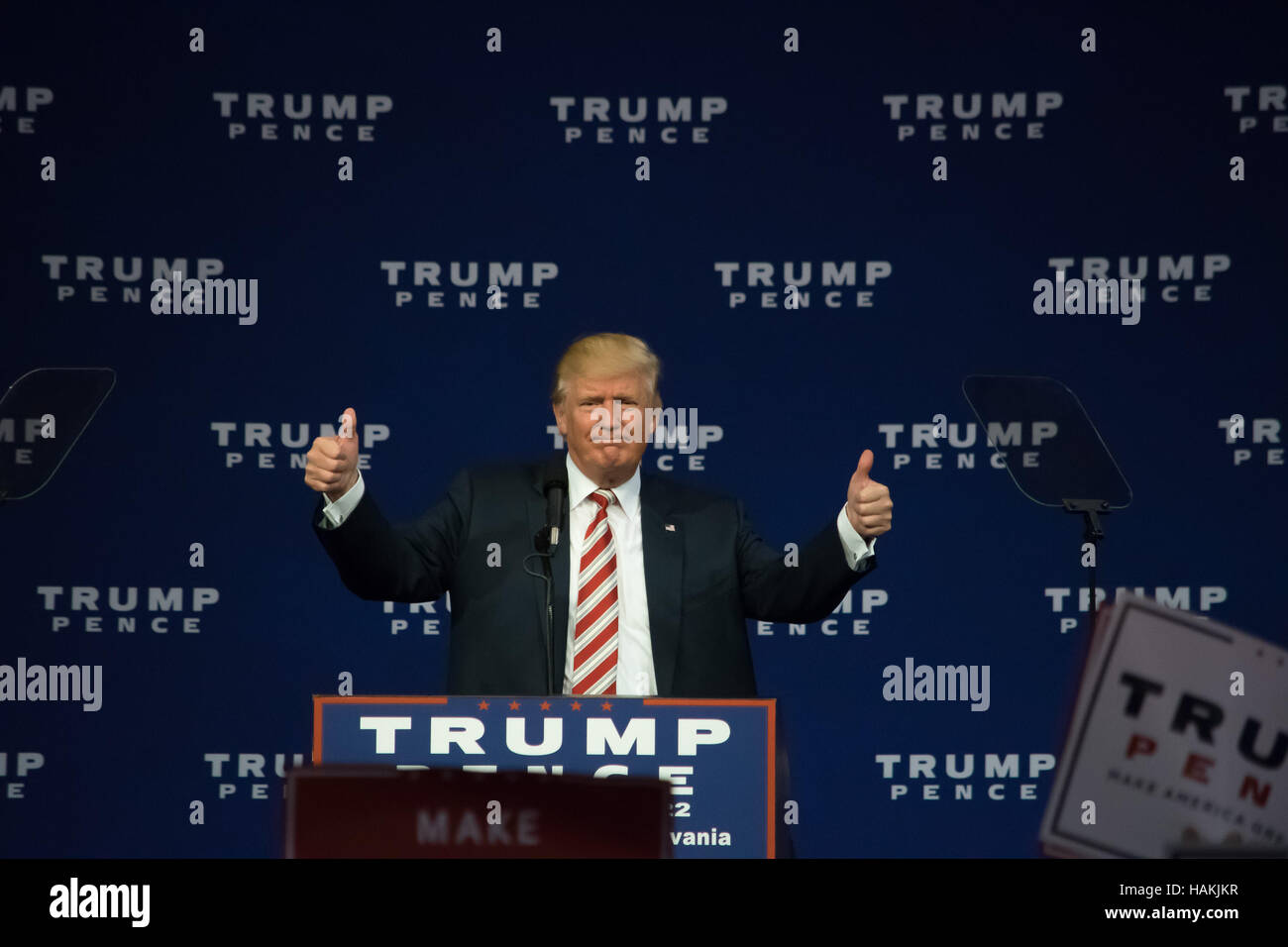 Republican Presidential Nominee Donald Trump giving the thumbs up ...