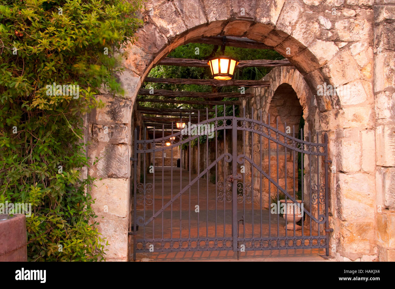 The Alamo entrance, San Antonio, Texas Stock Photo - Alamy