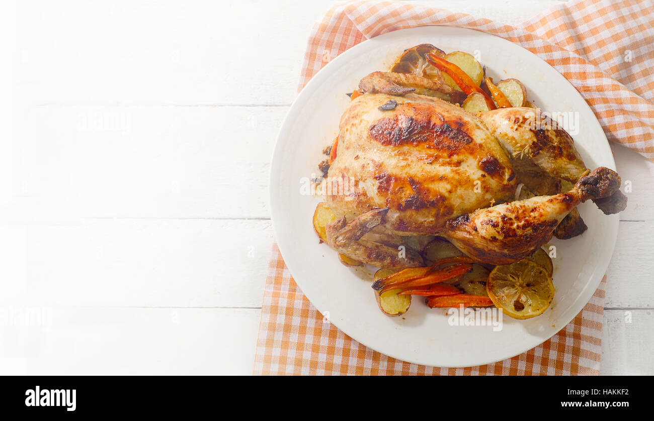 Roasted whole chicken top view hi-res stock photography and images - Alamy
