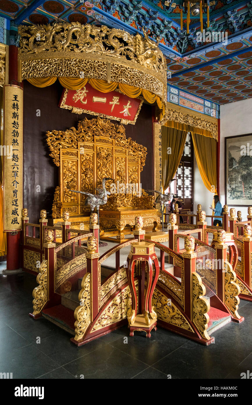 Throne architecture hi-res stock photography and images - Alamy