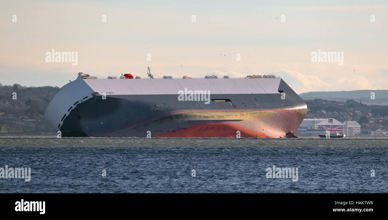 Hoegh Osaka cargo ship beached on shale bank off Southampton Water to ...