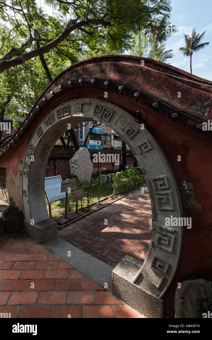 Chihkan tower fort provintia tainan hi-res stock photography and images ...