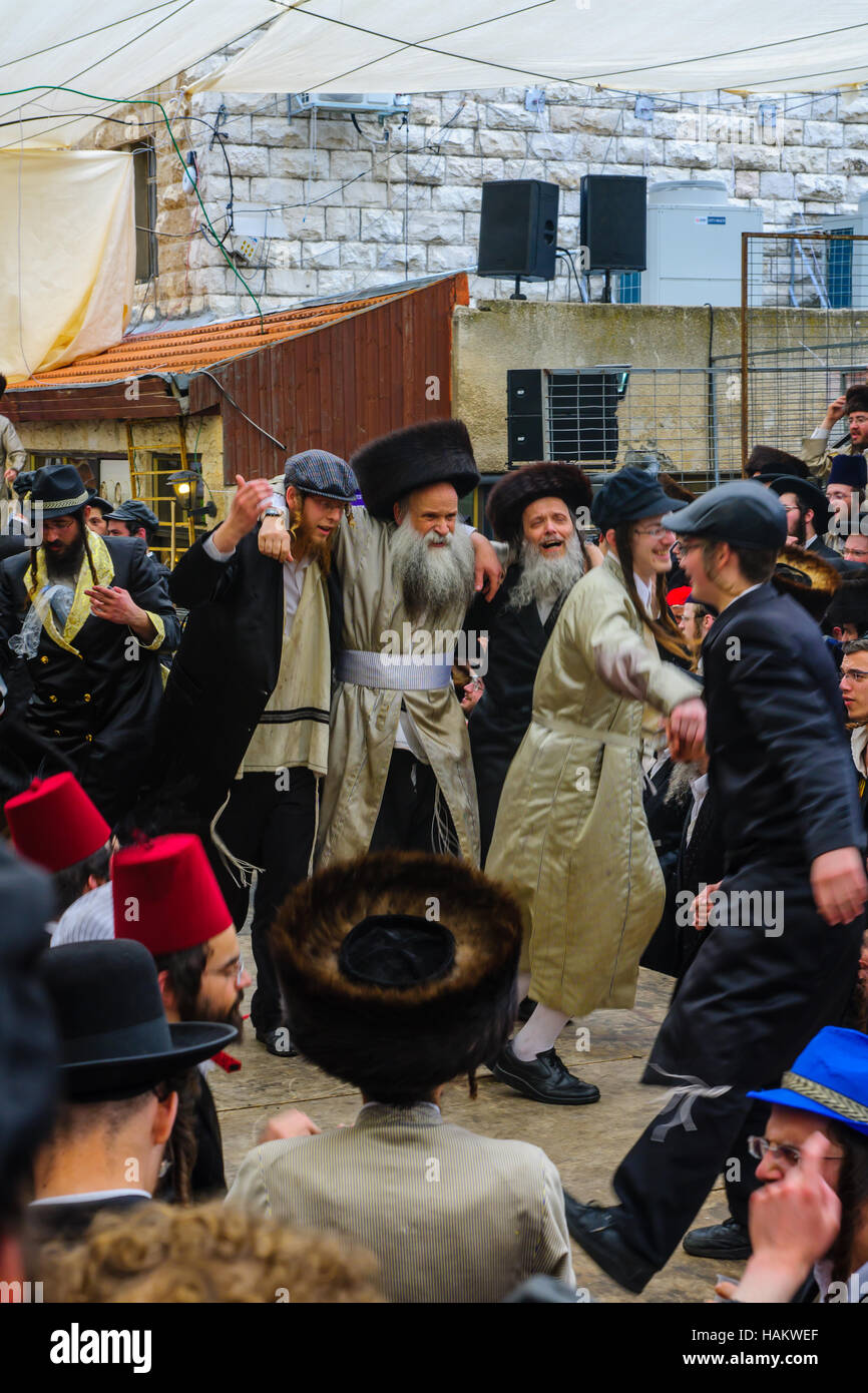 Jewish hasidic dance hi-res stock photography and images - Alamy