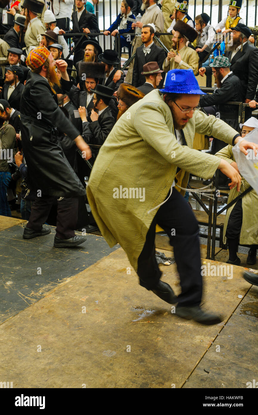 Jewish hasidic dance hi-res stock photography and images - Alamy