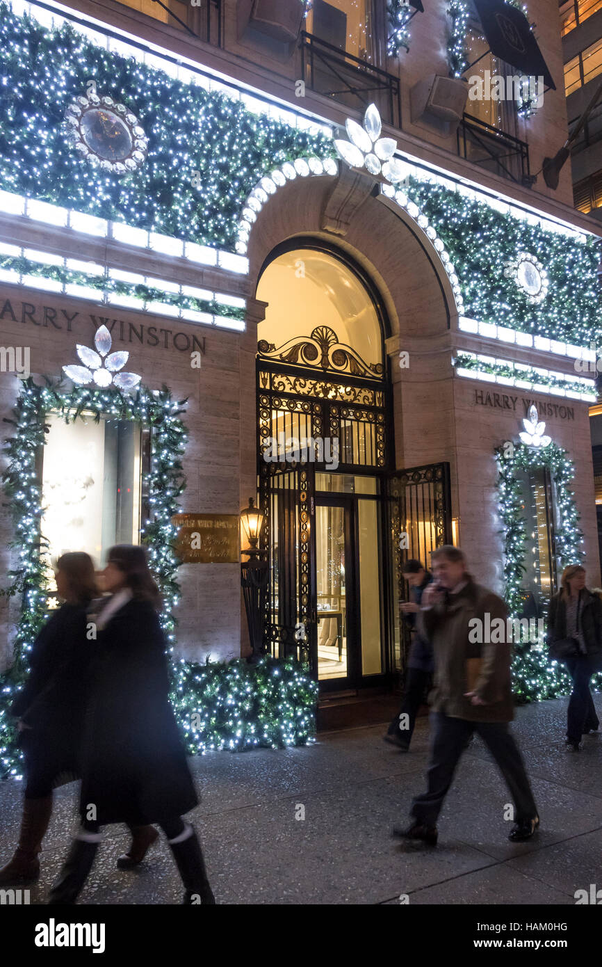 Harry Winston's jewelry store on Fifth Avenue in New York City Stock ...
