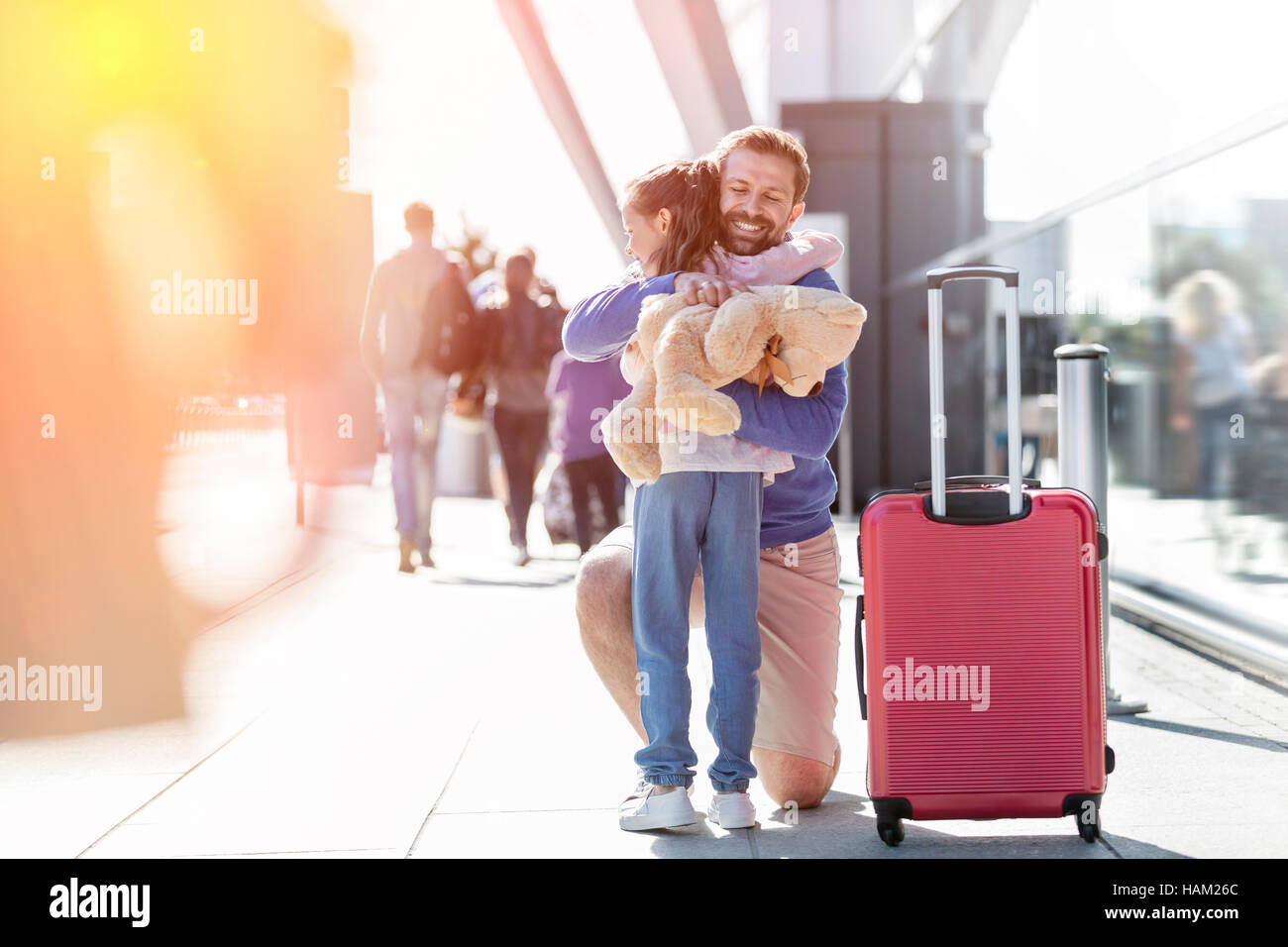 Family reunion airport hi-res stock photography and images - Alamy
