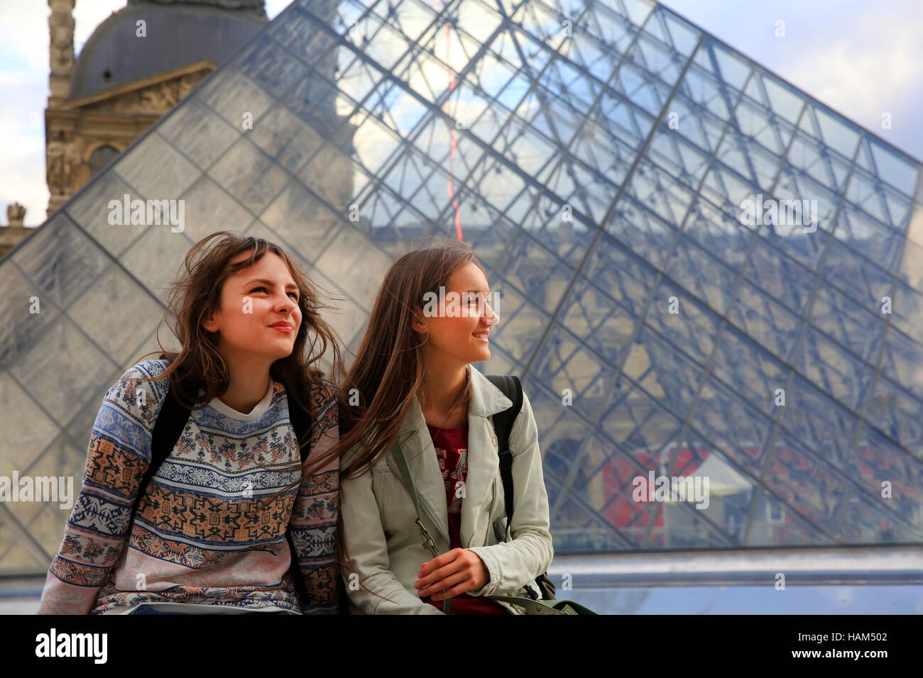 Happy beautiful student girls in Paris Stock Photo - Alamy