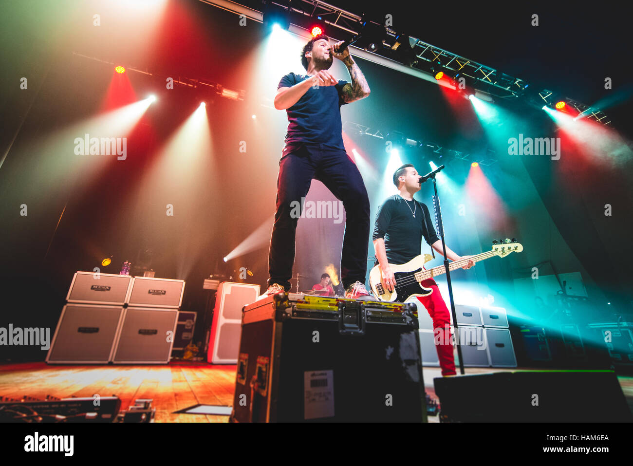 Simple plan concerto hi-res stock photography and images - Alamy