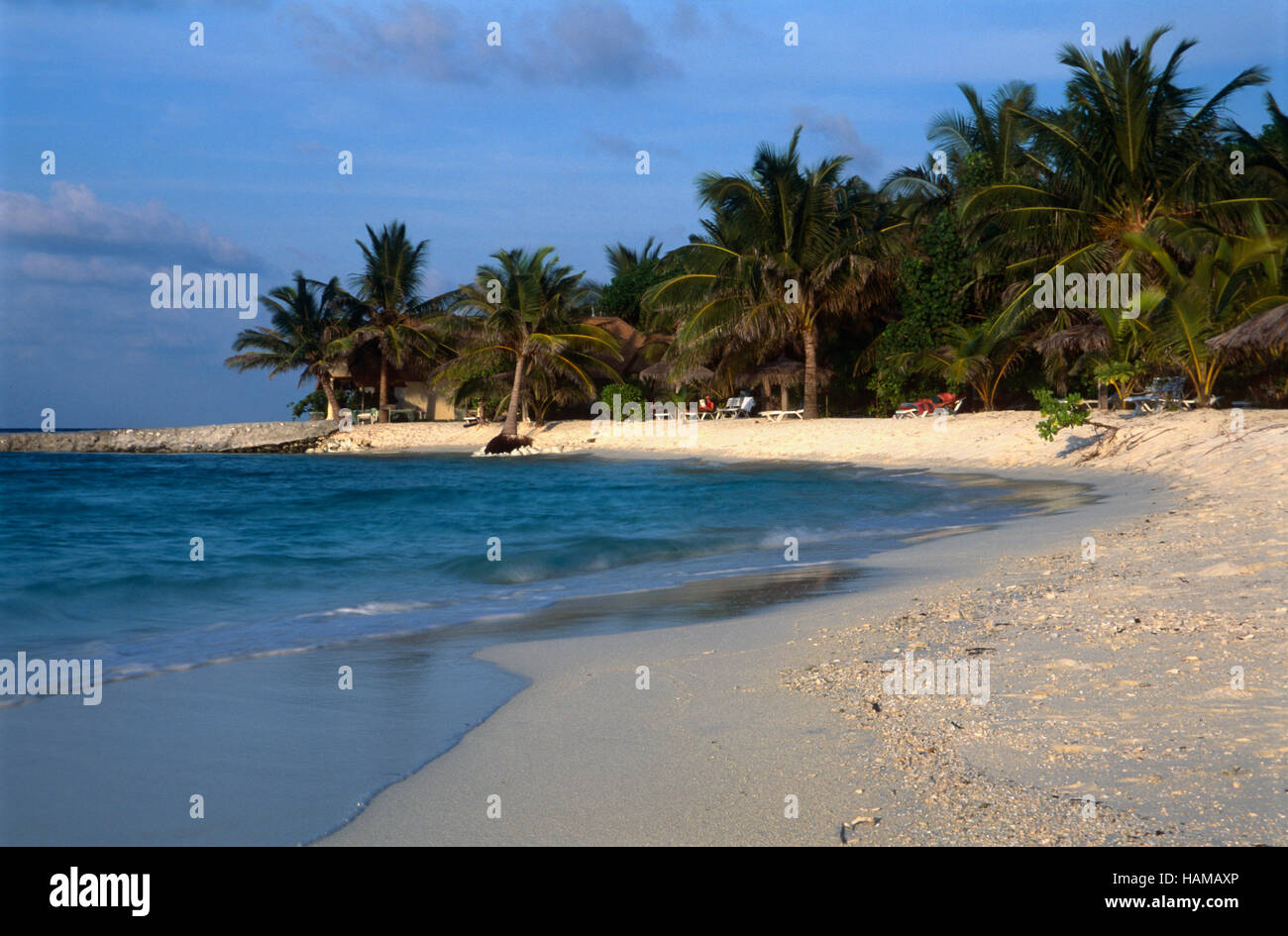 Low tide during the late afternoon, Summer Island Village, North Male ...
