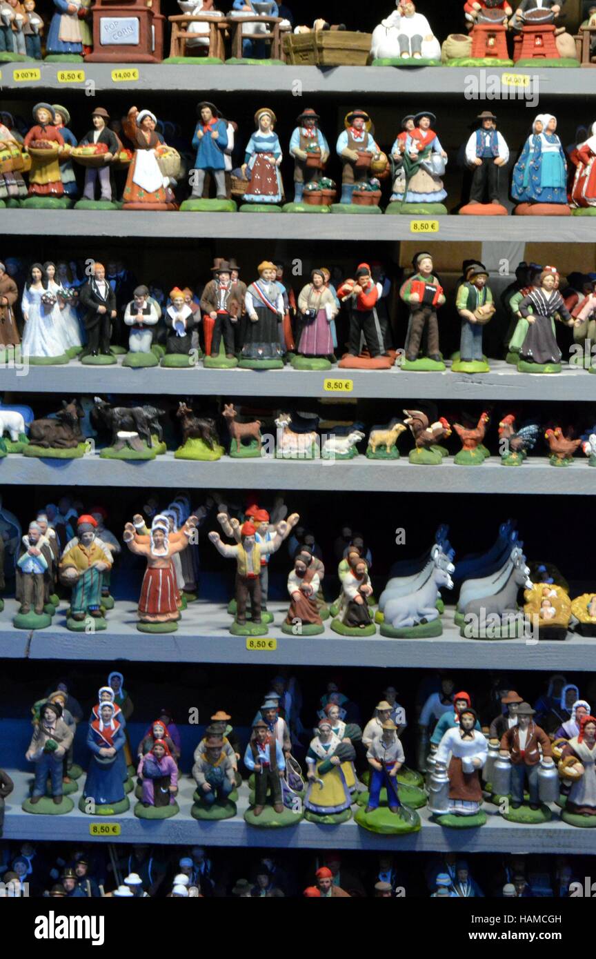 Santons hi-res stock photography and images - Alamy