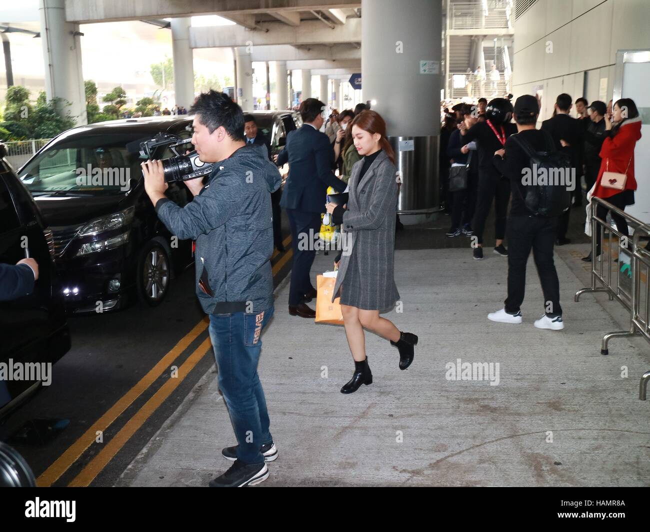 Hongkong, China. 01st Dec, 2016. Byung hun Lee, Jeon Hae Rim, Park Bo ...