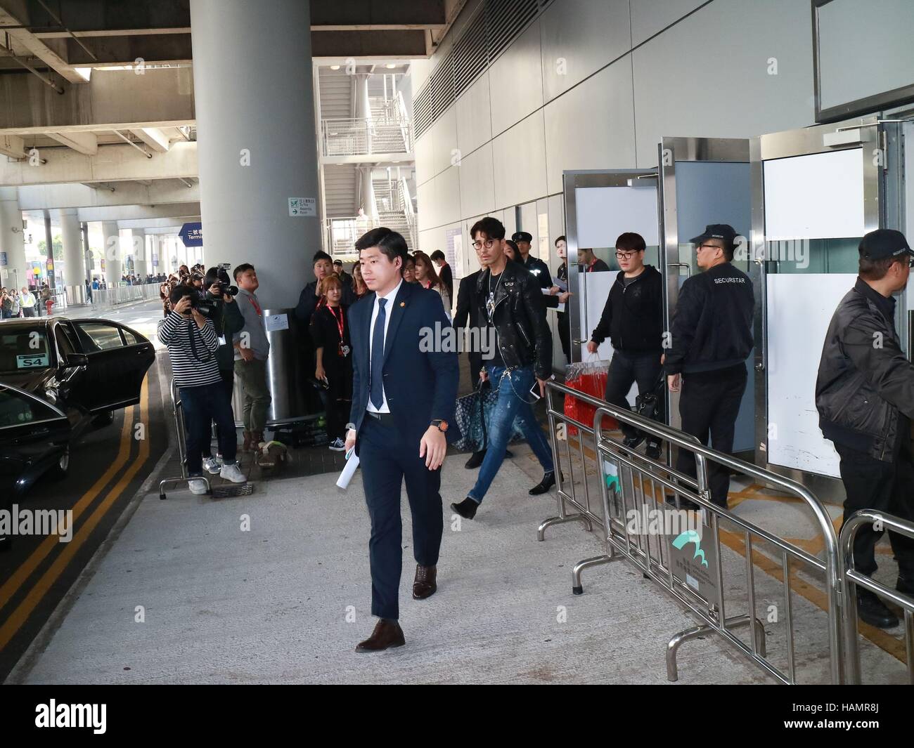 Hongkong, China. 01st Dec, 2016. Byung hun Lee, Jeon Hae Rim, Park Bo ...