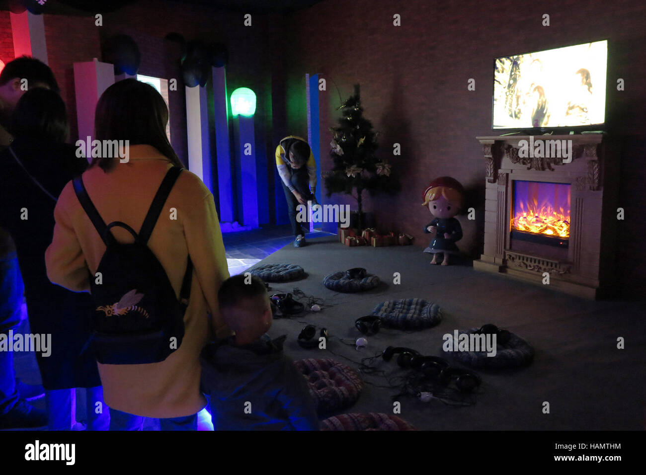 Xi'an, China's Shaanxi Province. 1st Dec, 2016. Christmas tree attracts ...