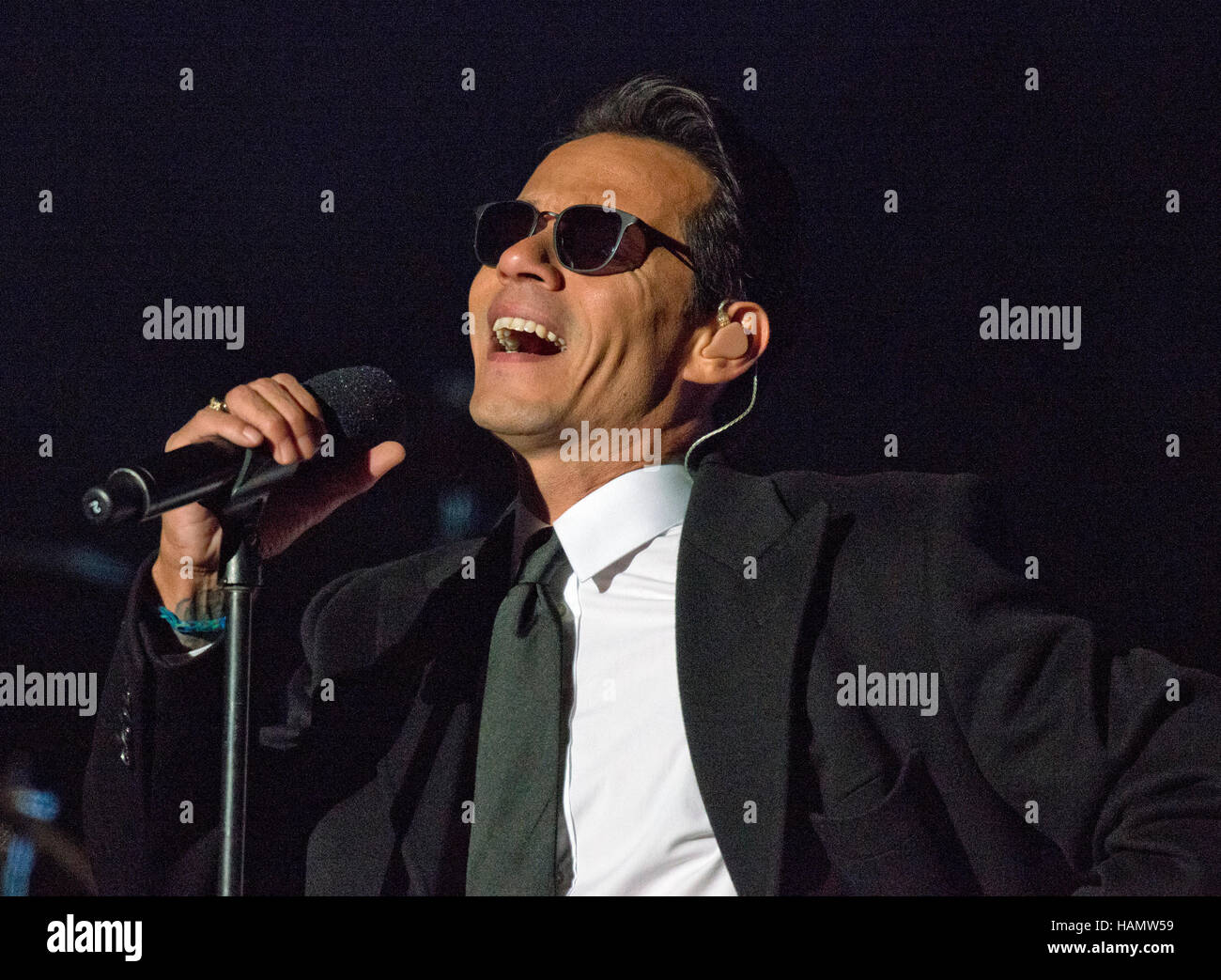 Mark anthony singer hi-res stock photography and images - Alamy