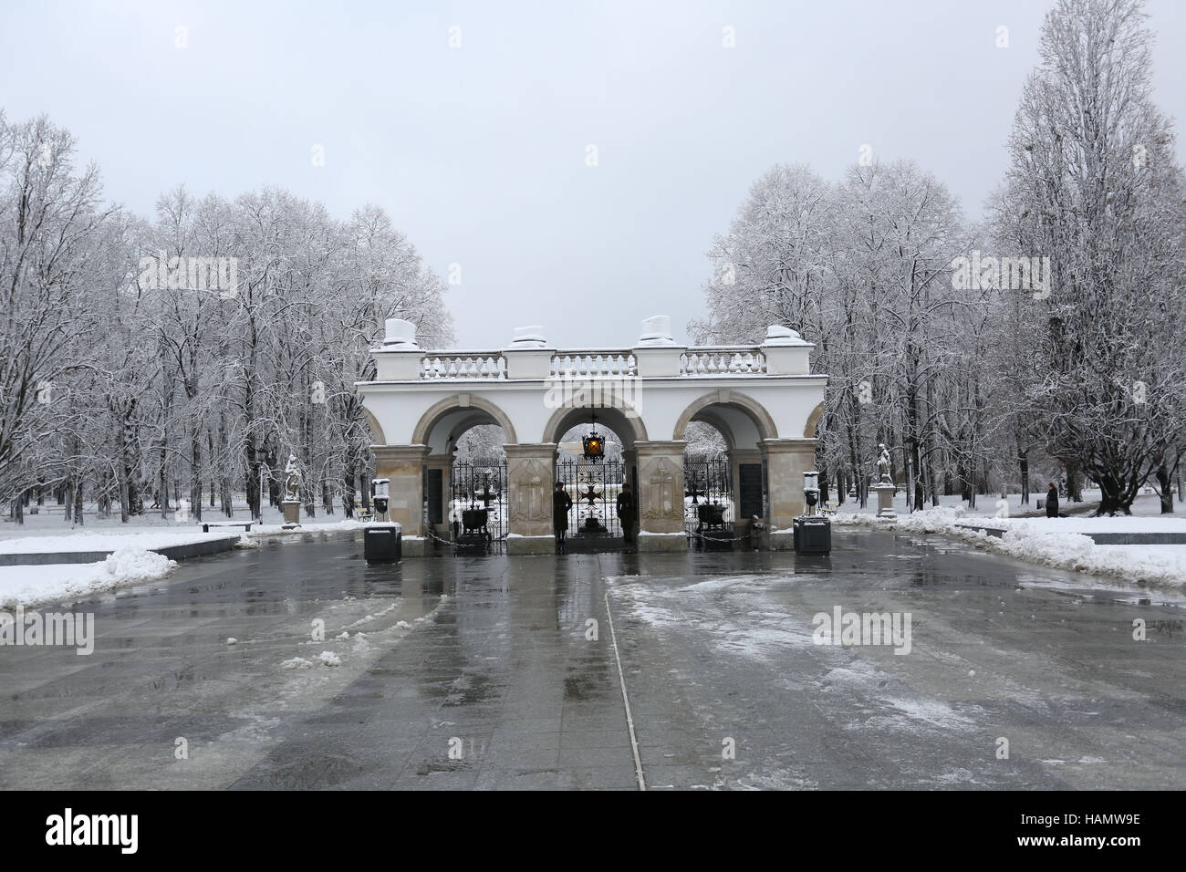 Warsaw, Poland. 2nd Dec, 2016. Poland weather: snow and clouds at ...