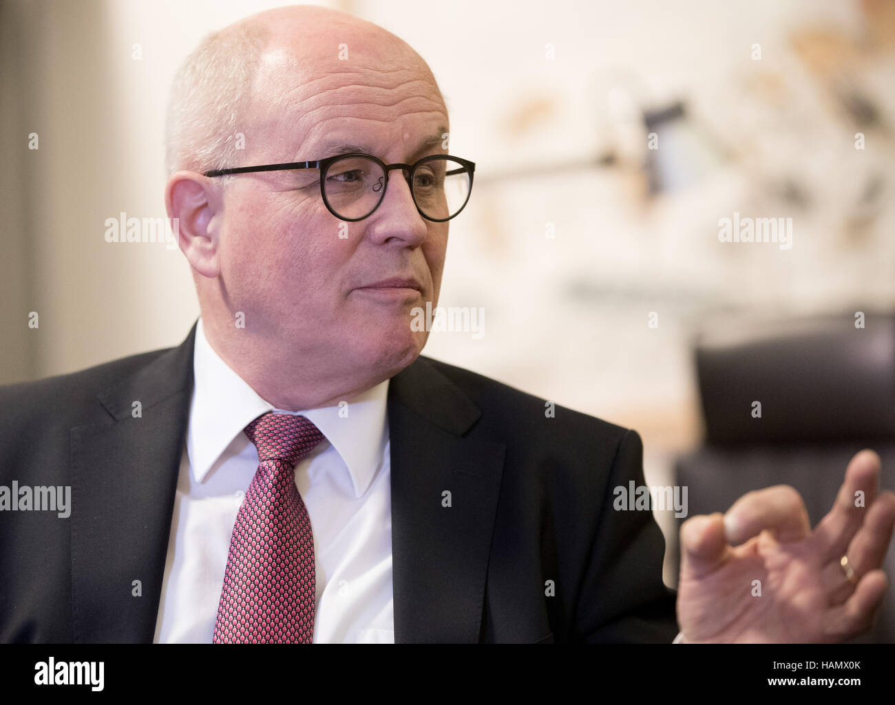Berlin, Germany. 30th Nov, 2016. Union fraction head Volker Kauder (CDU ...