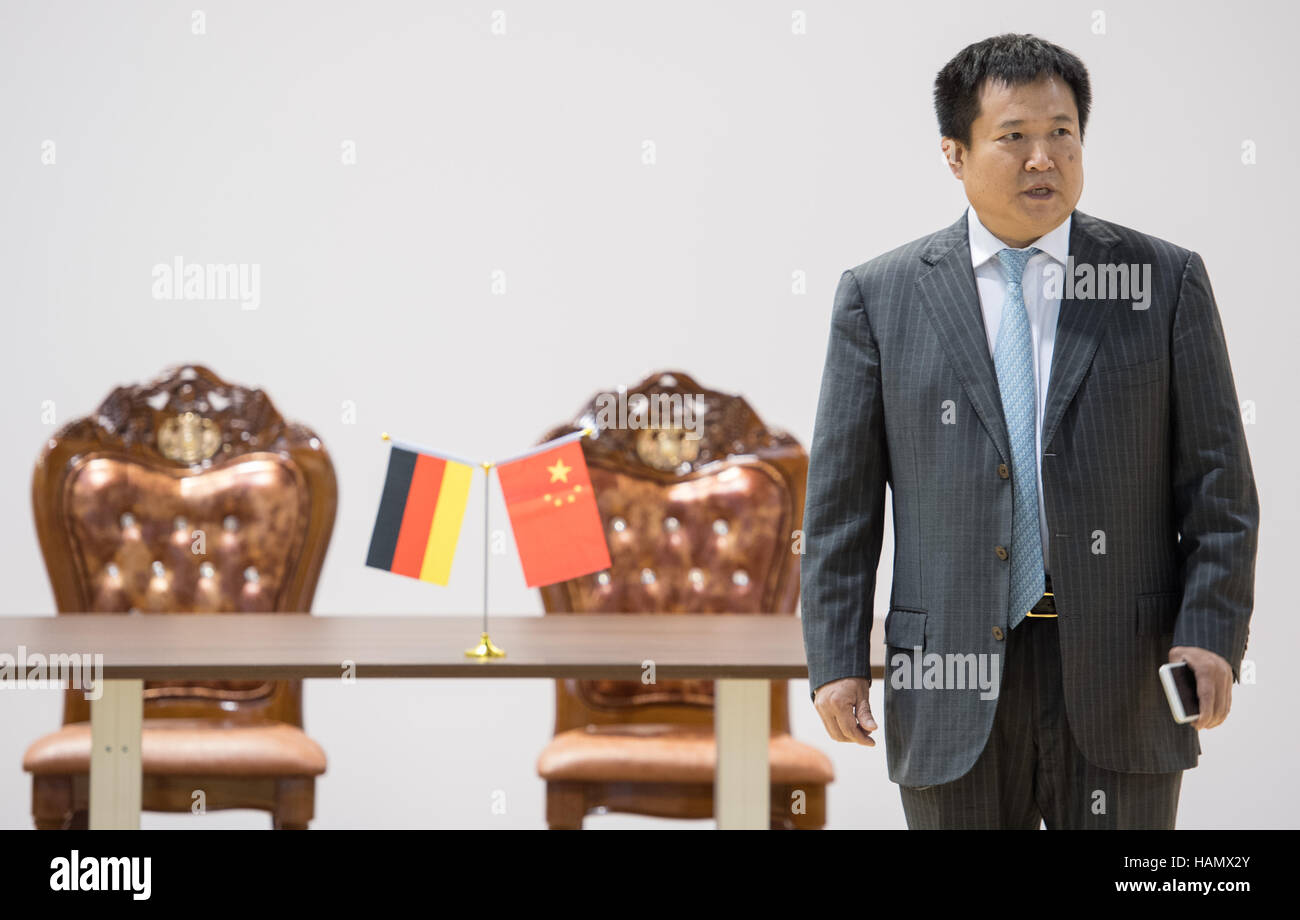 Moerfelden-Walldorf, Germany. 26th Nov, 2016. Chinese investor Jonathan ...