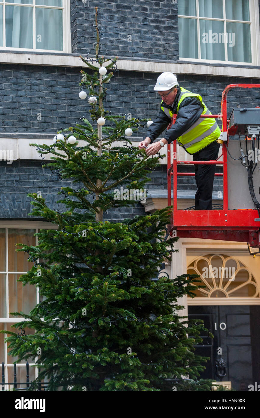 Christmas decorations 10 downing street hi-res stock photography and ...
