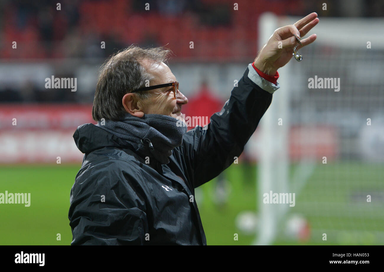 Hamburg, Germany. 2nd Dec, 2016. St. Paulis headcoach Ewald Lienen ...