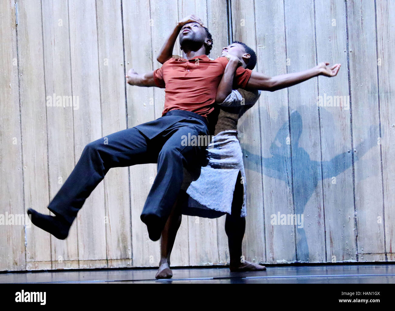 New York, USA. 2nd Dec, 2016. Dancers from the Alvin Ailey American ...