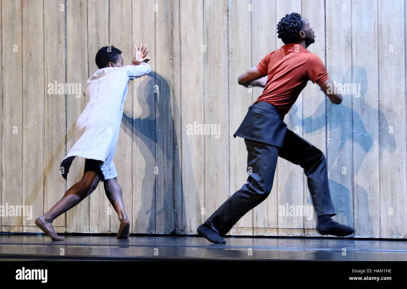 New York, USA. 2nd Dec, 2016. Dancers from the Alvin Ailey American ...