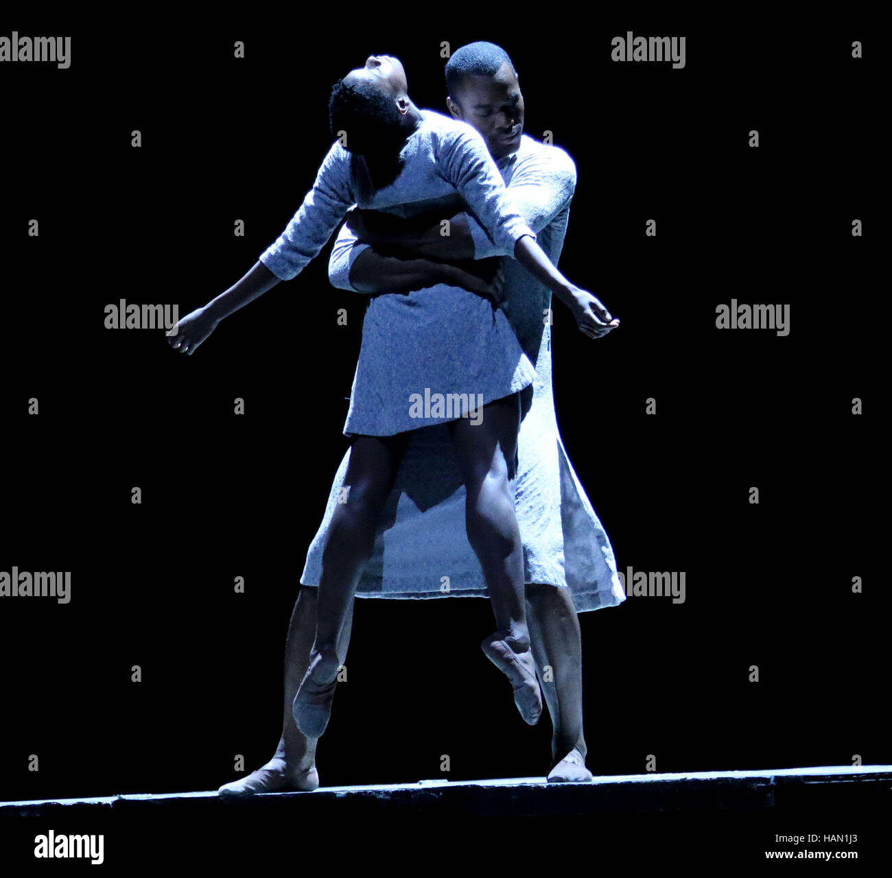 New York, USA. 2nd Dec, 2016. Dancers from the Alvin Ailey American ...