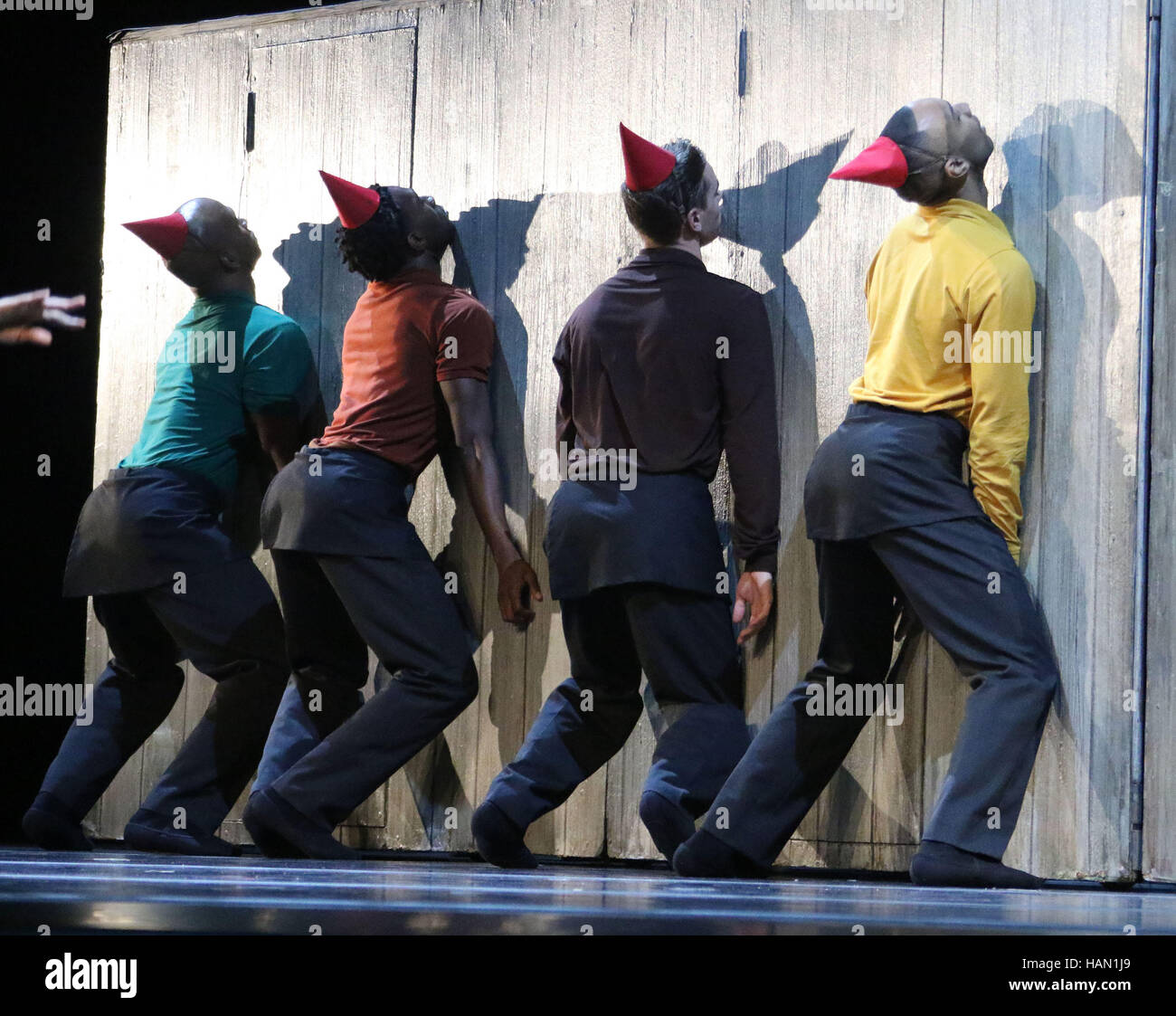 New York, USA. 2nd Dec, 2016. Dancers from the Alvin Ailey American ...
