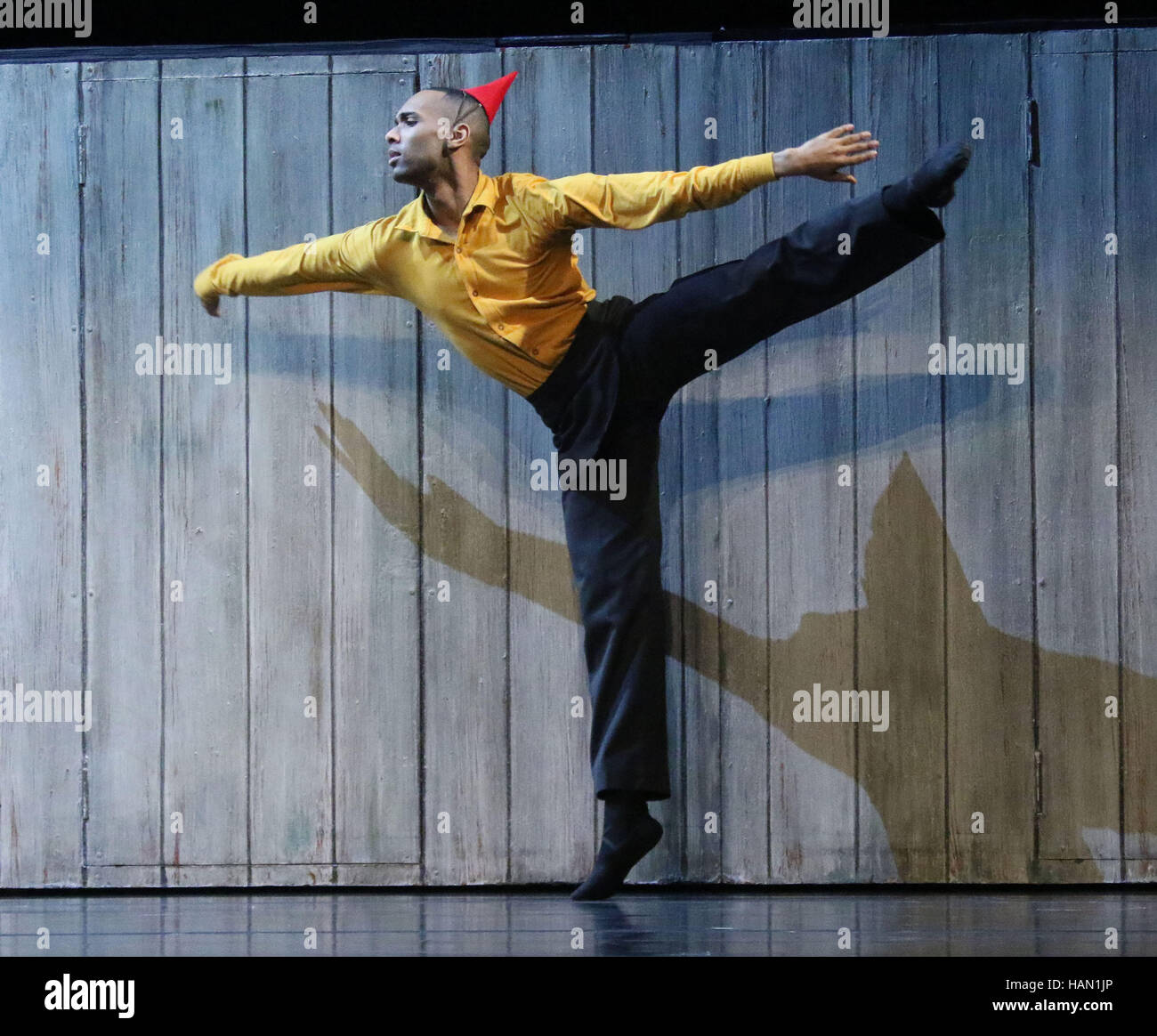 New York, USA. 2nd Dec, 2016. Dancers from the Alvin Ailey American ...
