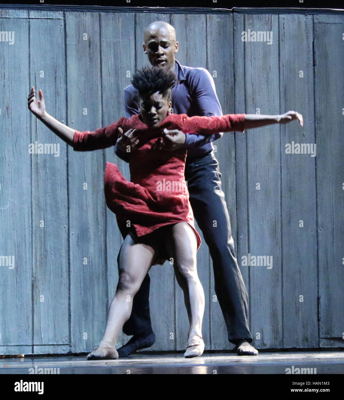 New York, USA. 2nd Dec, 2016. Dancers from the Alvin Ailey American ...
