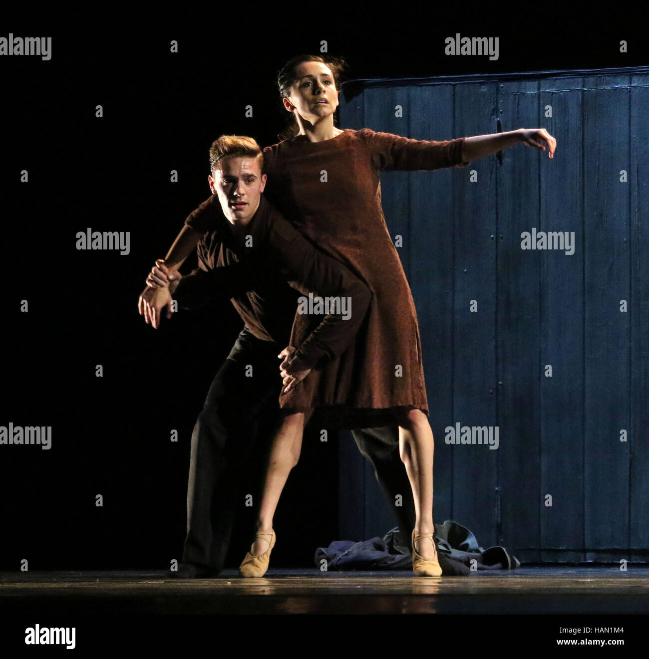 New York, USA. 2nd Dec, 2016. Dancers from the Alvin Ailey American ...