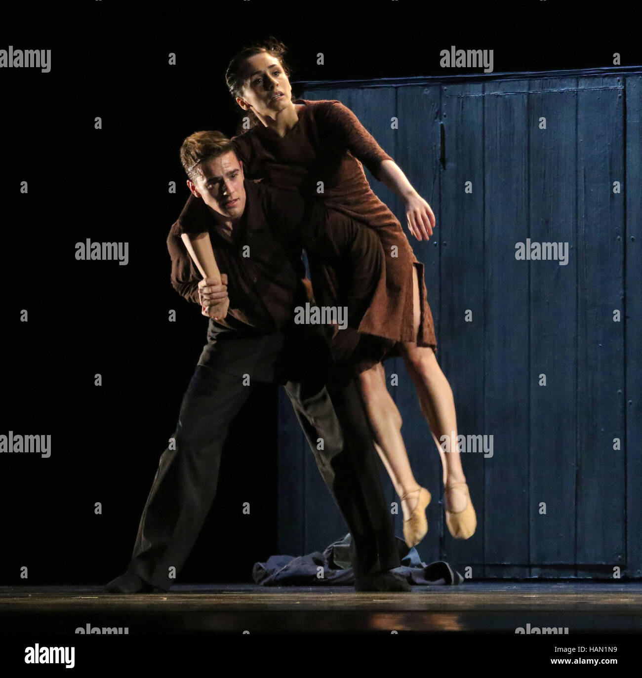 New York, USA. 2nd Dec, 2016. Dancers from the Alvin Ailey American ...