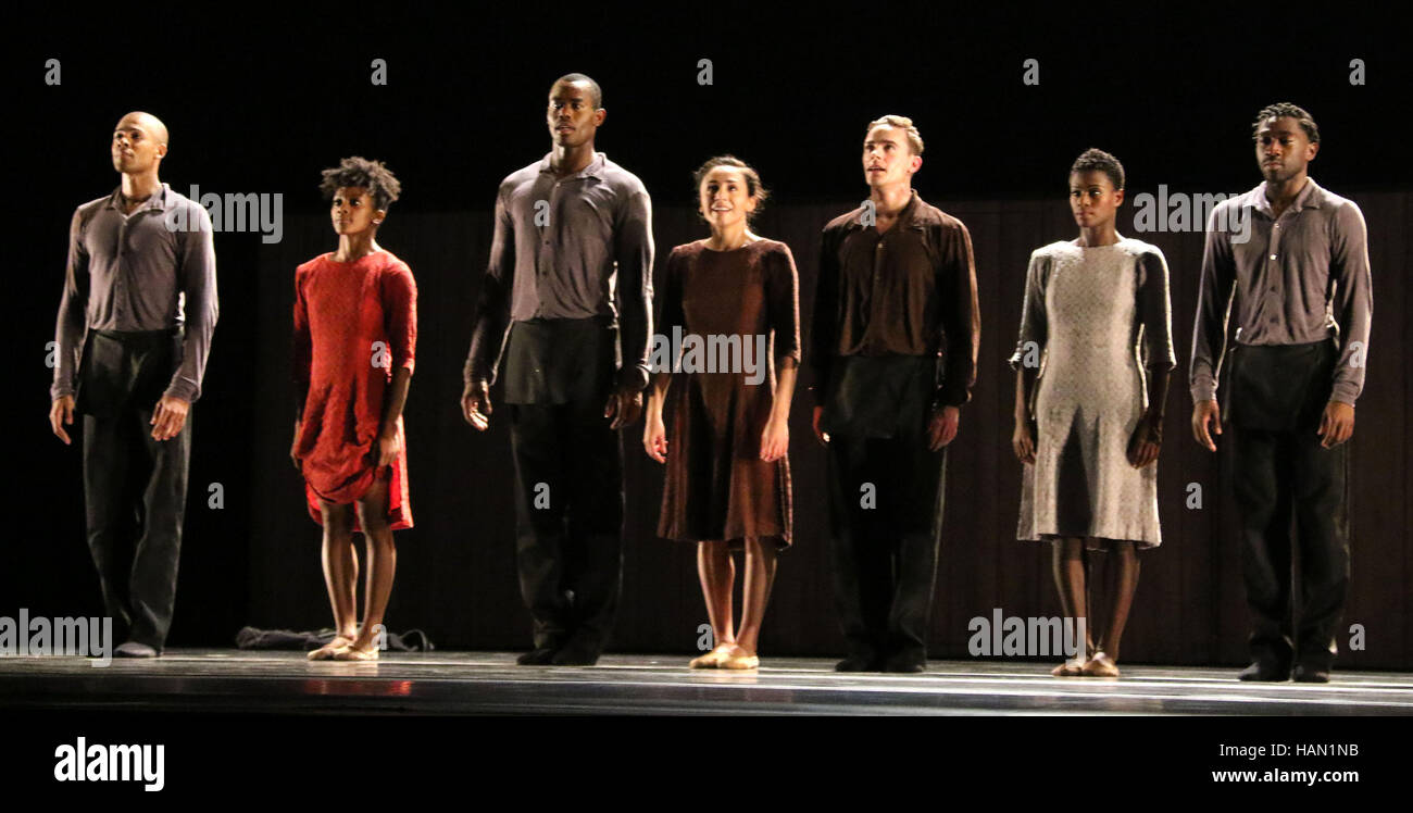 New York, USA. 2nd Dec, 2016. Dancers from the Alvin Ailey American ...