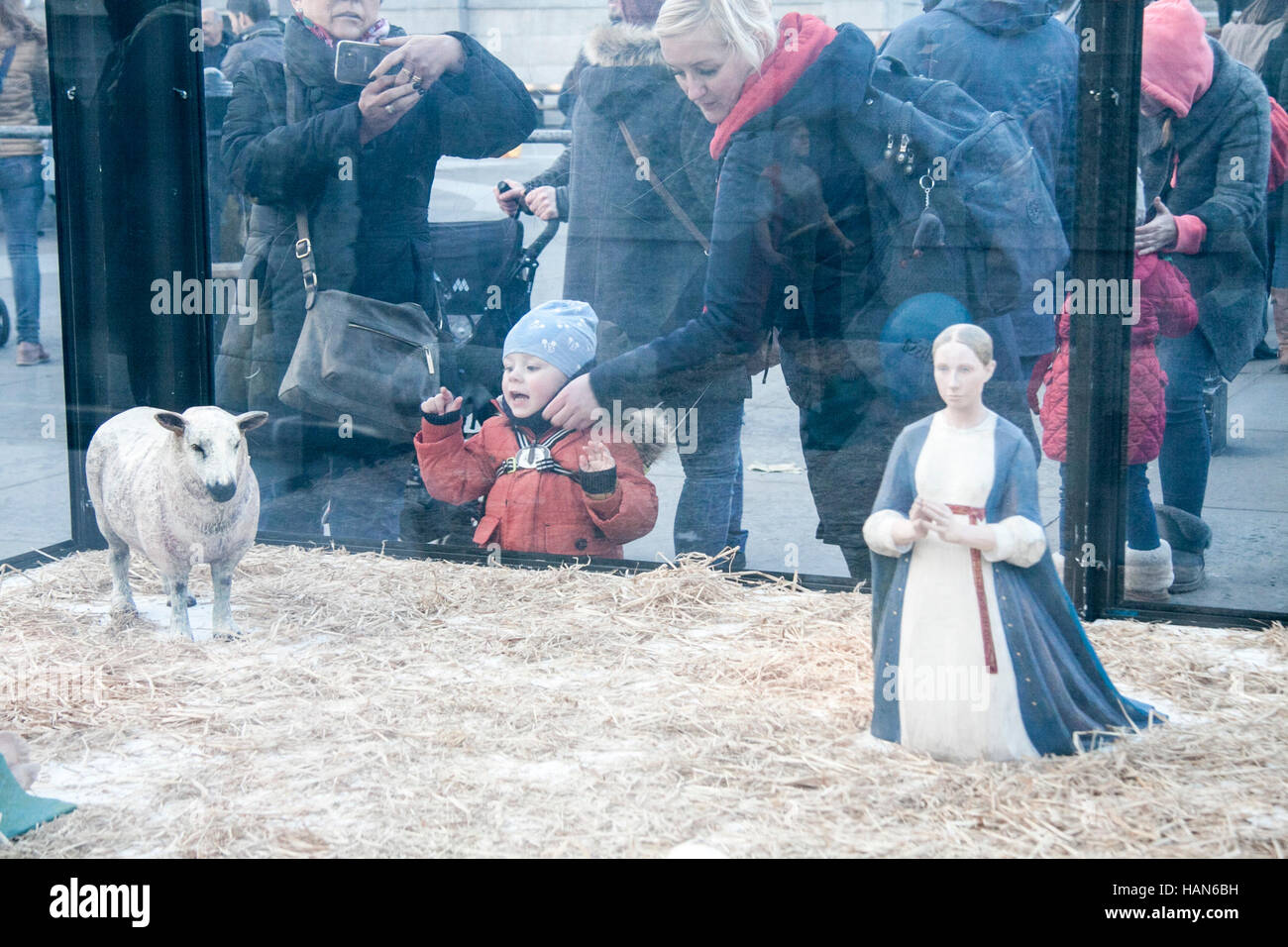 Nativity trafalgar square hi-res stock photography and images - Alamy