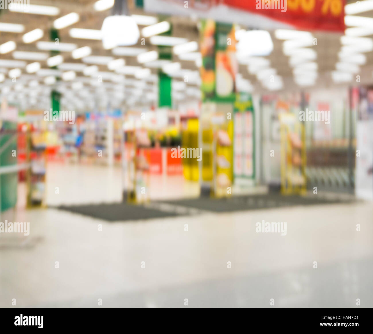 Supermarket entrance promo hi-res stock photography and images - Alamy