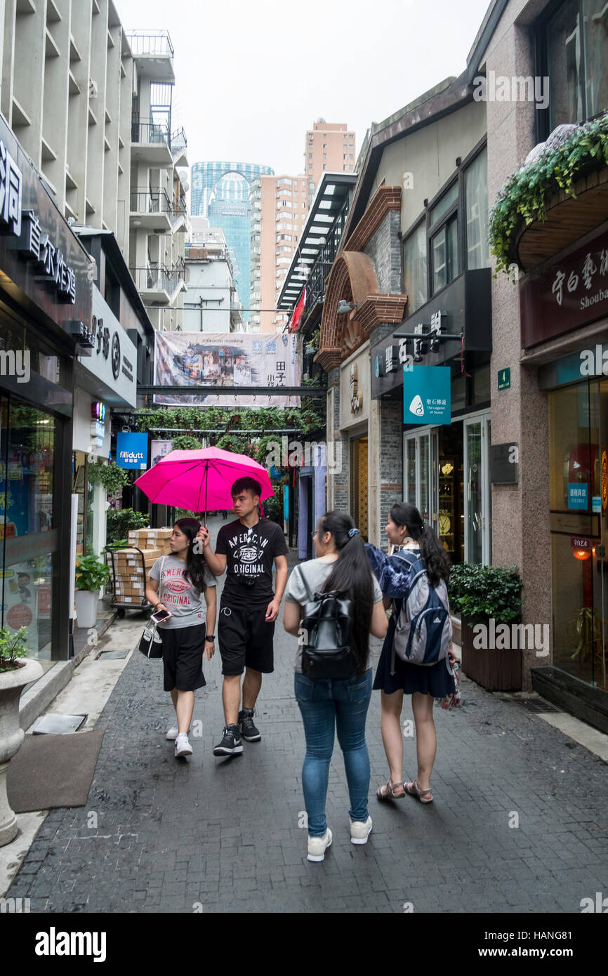 Shops shopping shanghai china asia hi-res stock photography and images ...