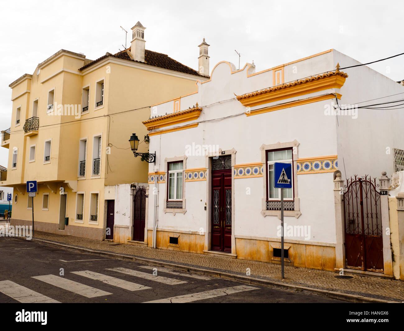 Faro street scene hi-res stock photography and images - Alamy