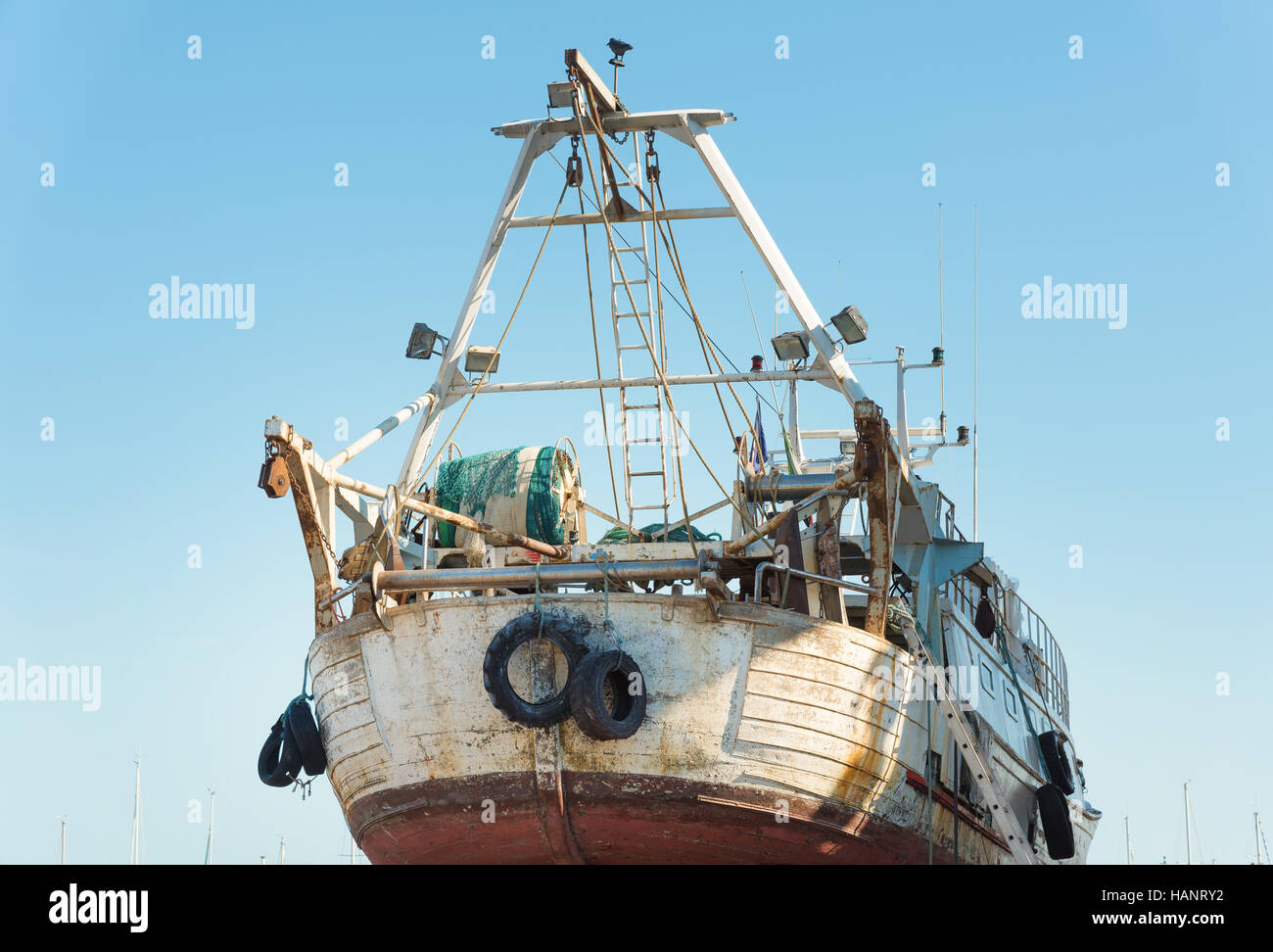 Ship repair hi-res stock photography and images - Alamy