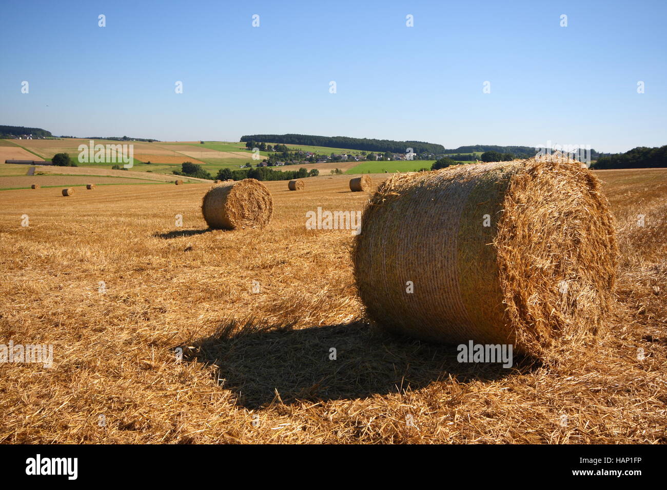 Straw bal hi-res stock photography and images - Alamy