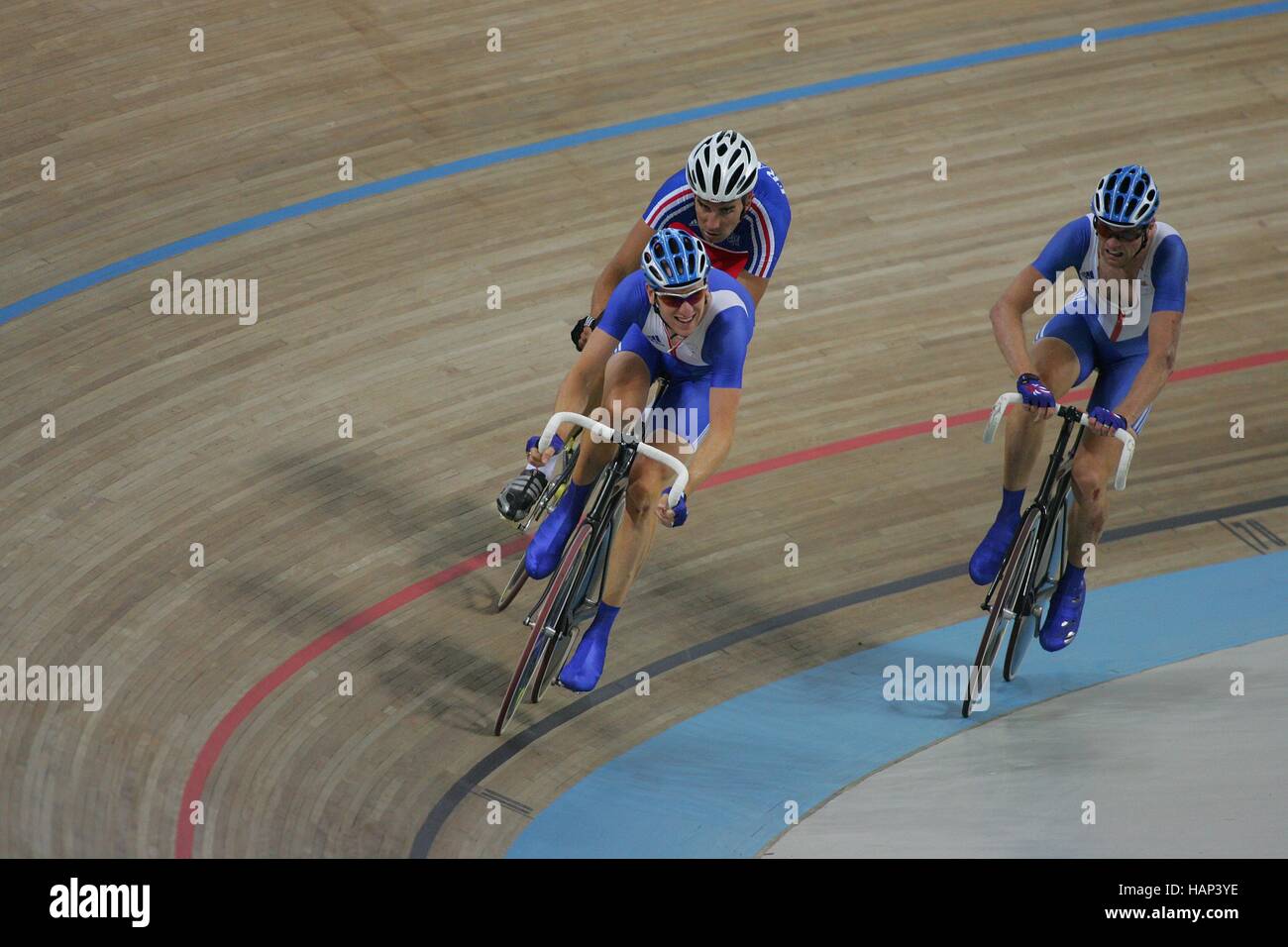 ROB HAYLES & BRADLEY WIGGINS MADISON FINAL OLYMPIC VELODROME ATHENS ...