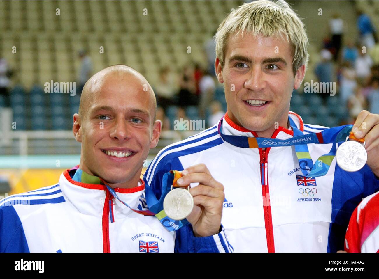 LEON TAYLOR & PETER WATERFIELD OLYMPIC 10 M SYNCHRO DIVING ATHENS ...