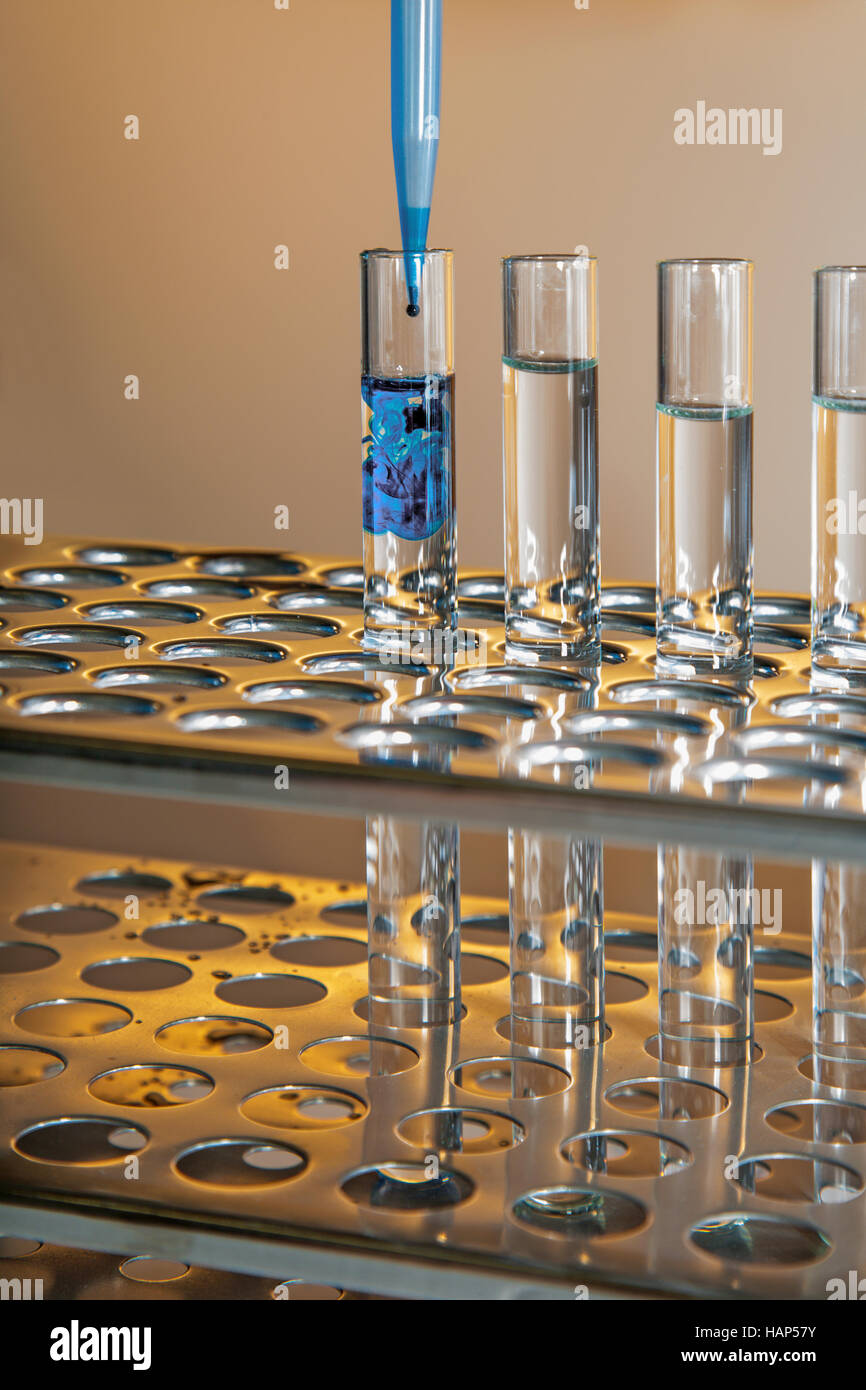 Laboratory chemistry hi-res stock photography and images - Alamy