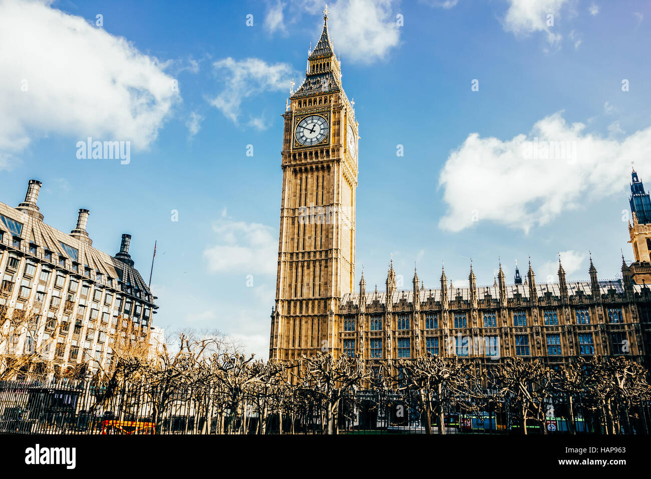 Big ben in winter hi-res stock photography and images - Alamy