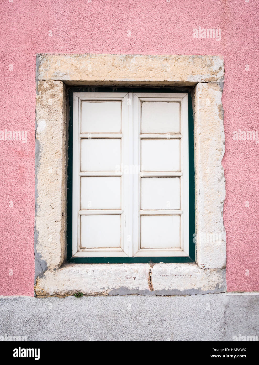 Lisbon window hi-res stock photography and images - Alamy