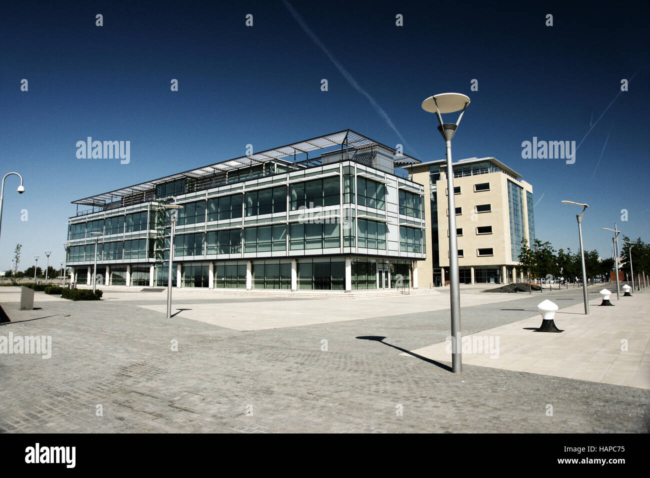 Office building humber quays hull hi-res stock photography and images ...