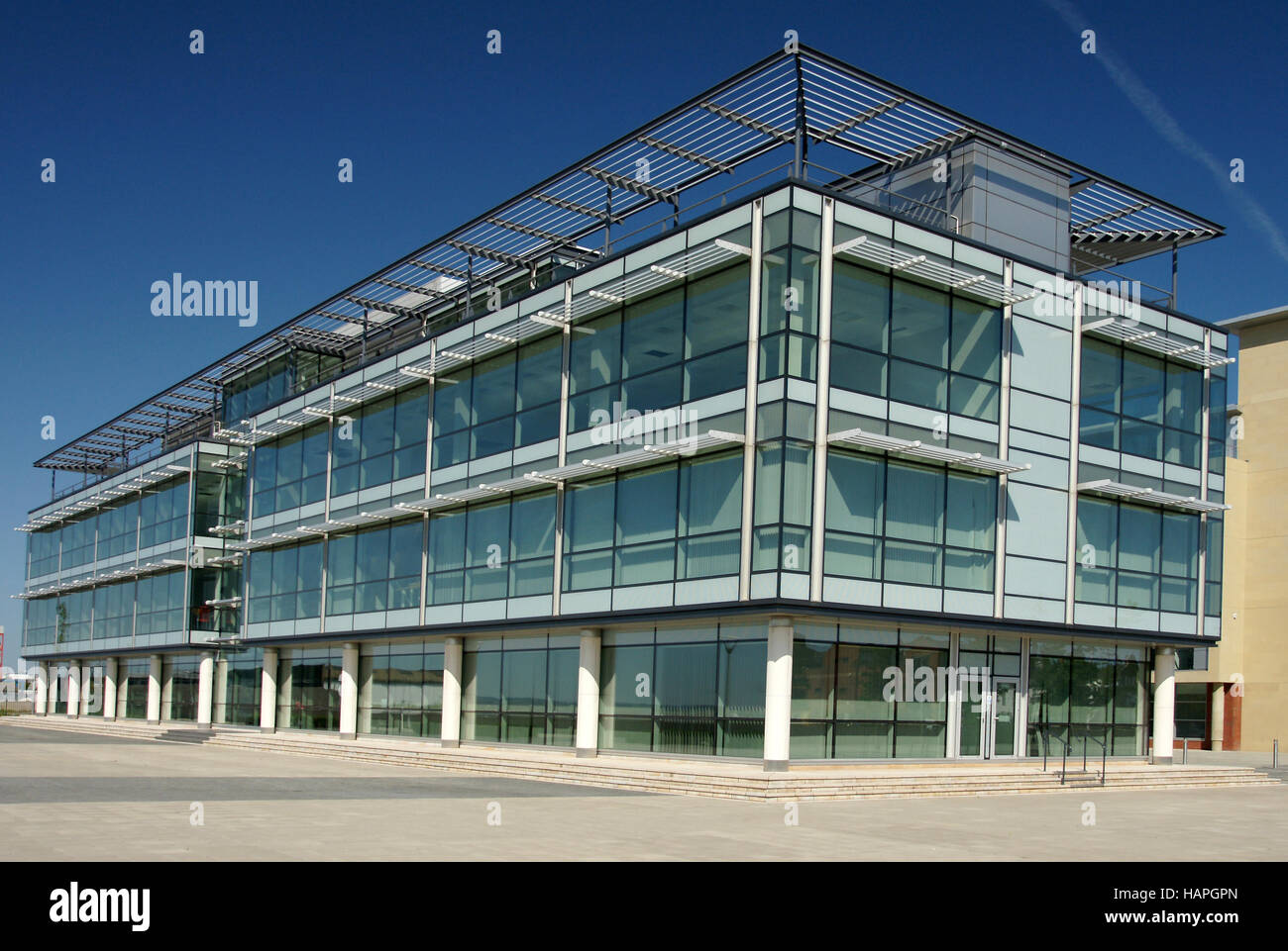 Office building humber quays hull hi-res stock photography and images ...
