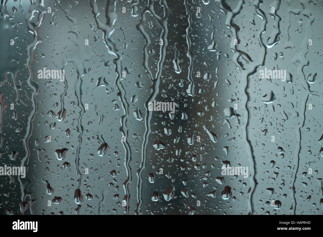 Wallpaper rain hi-res stock photography and images - Alamy