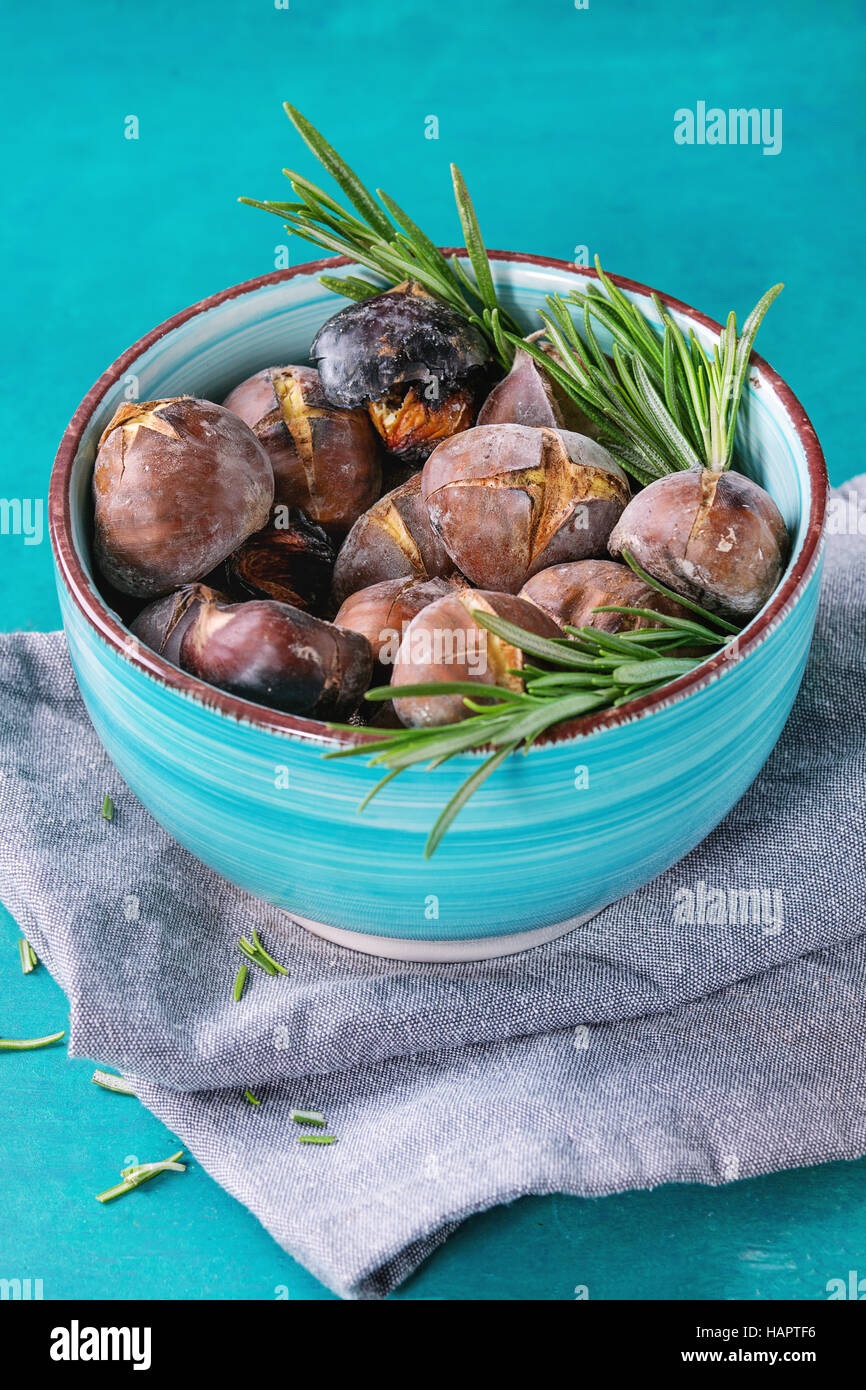 Roasted chestnuts in the ashes Stock Photo - Alamy