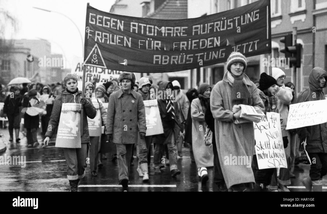 1980 women protest Black and White Stock Photos & Images - Alamy