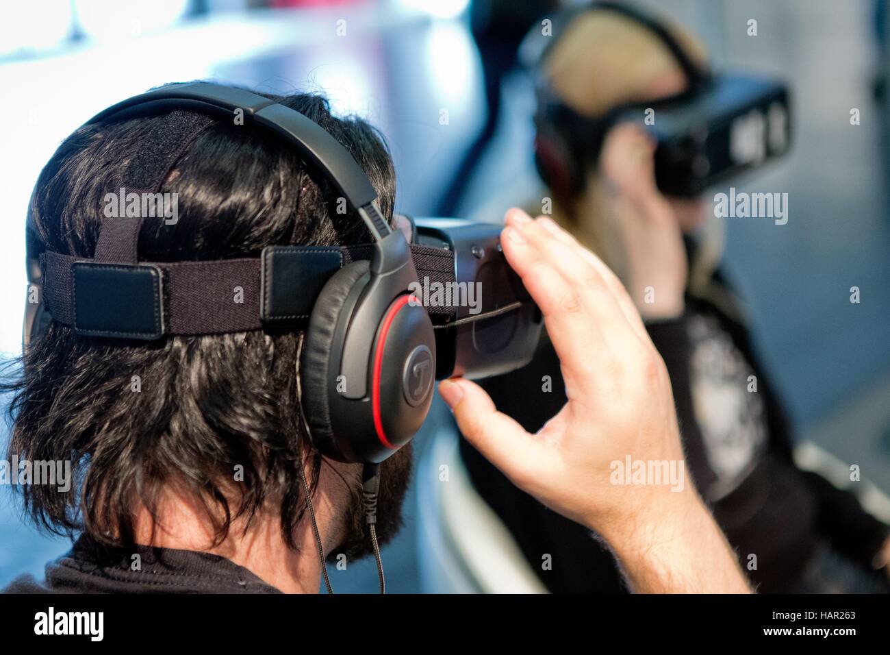 Head mounted displays hi-res stock photography and images - Alamy