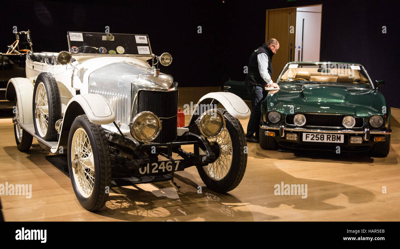 London, UK. 2 December 2016. 1914 Prince Henry Vauxhall, the world's ...